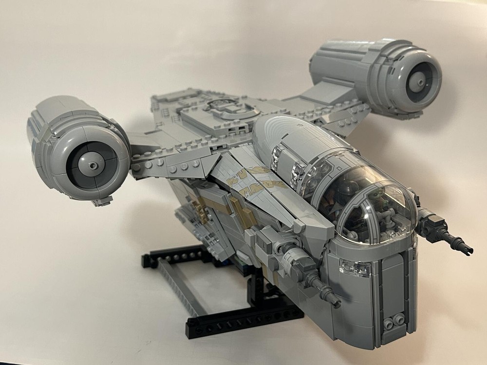 LEGO MOC The Razor Crest by Sir BuildsALot | Rebrickable - Build with LEGO
