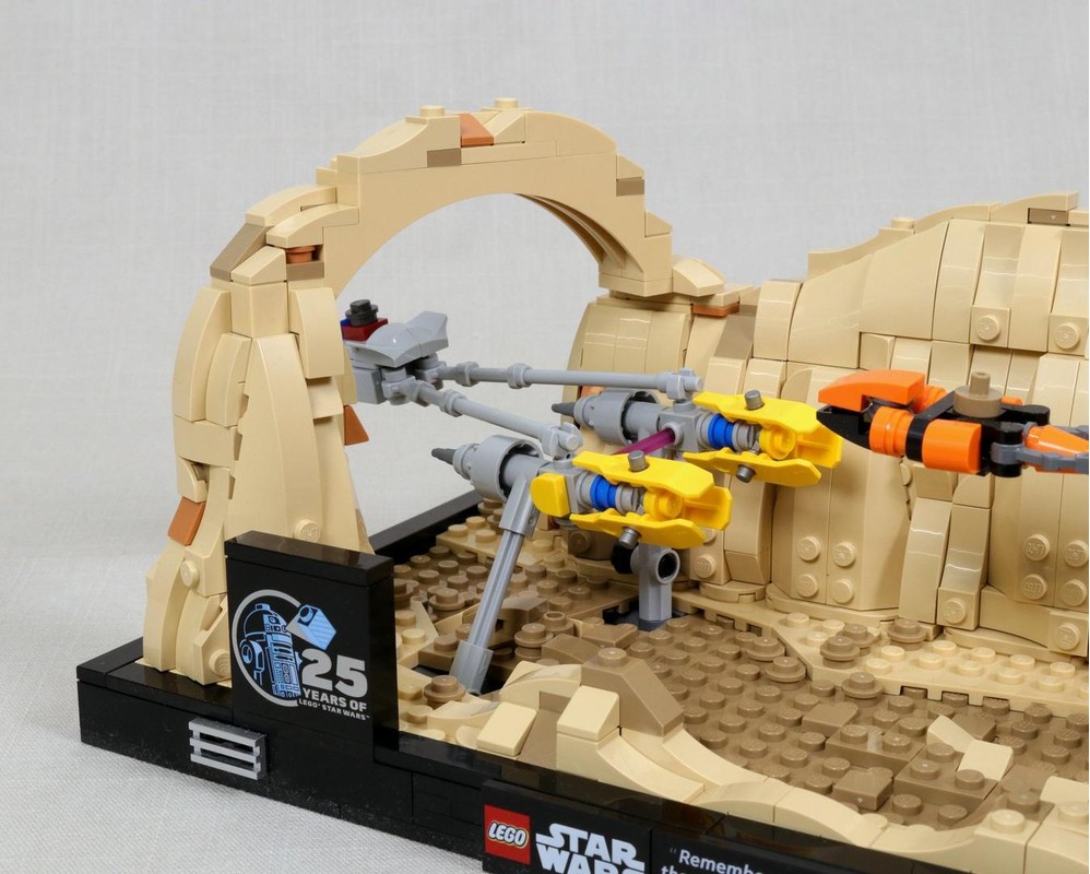 LEGO MOC Podrace Pursuit by JKBrickworks | Rebrickable - Build with LEGO