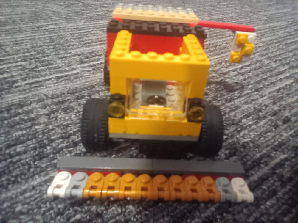 LEGO MOC Combine harvester 2.0 by nfrealmusic13 | Rebrickable - Build ...