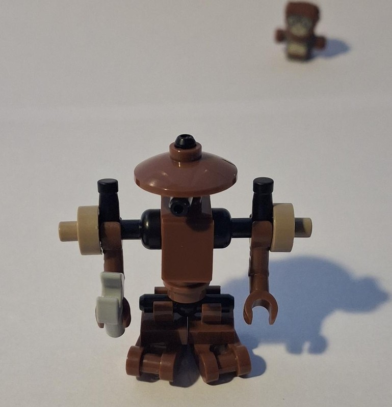 LEGO MOC Upgraded pit droid by YobitheJobi | Rebrickable - Build with LEGO