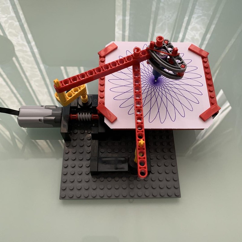 LEGO MOC Modified Simple Drawing Machine (Spirograph) by JanBassett ...