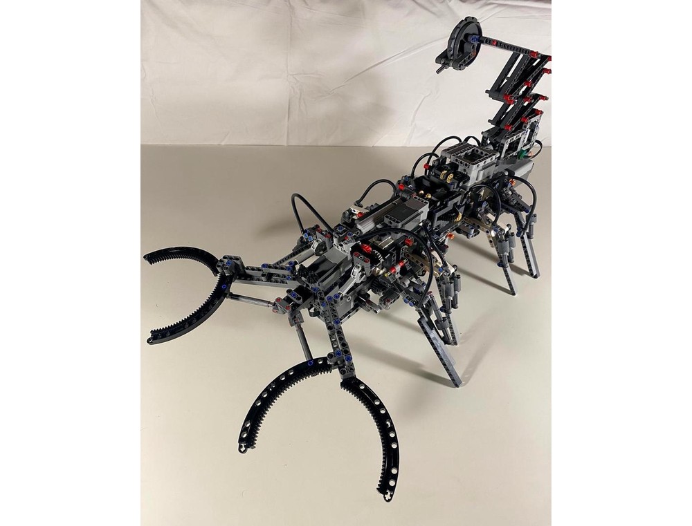 LEGO MOC-246438 42100 model B scorpion by RoysylR | Rebrickable - Build ...