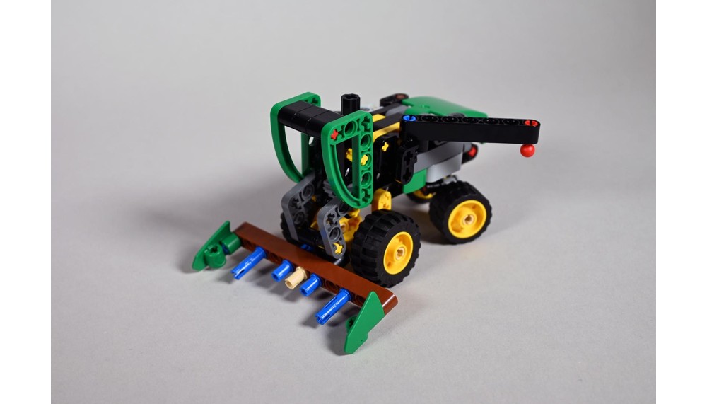 LEGO MOC-247554 42218 Combine Harvester Alternate Build by grohl ...