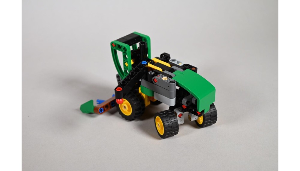 LEGO MOC-247554 42218 Combine Harvester Alternate Build by grohl ...
