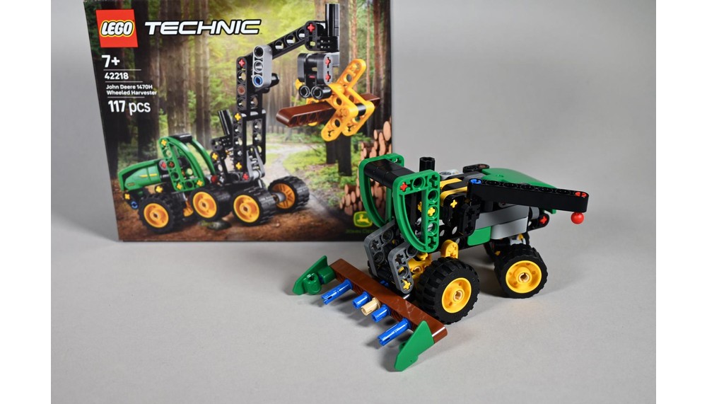 LEGO MOC-247554 42218 Combine Harvester Alternate Build by grohl ...