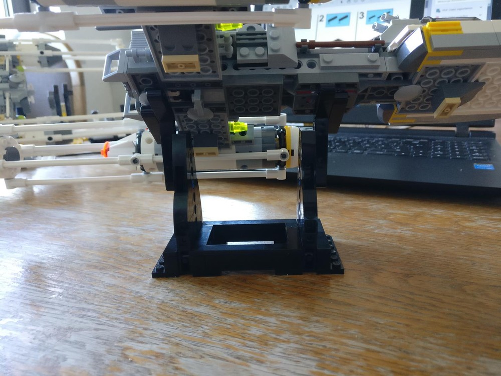 LEGO MOC Stand for Y-Wing (7150, 7658, 9495) by BrickBob | Rebrickable ...