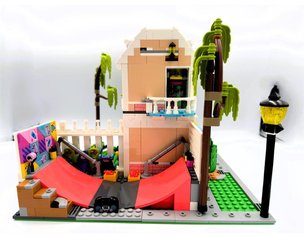 LEGO MOC-251879 Family Home & Skate Park Modular Alternate build of ...