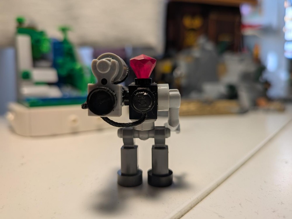 LEGO MOC-254656 Z-06 the protector droid (collab with Jharrison11) by ...
