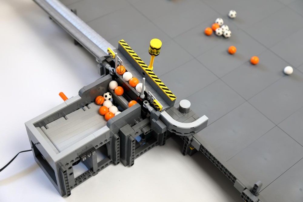 LEGO MOC Ball Catcher Ball Feed by Berthil | Rebrickable - Build with LEGO
