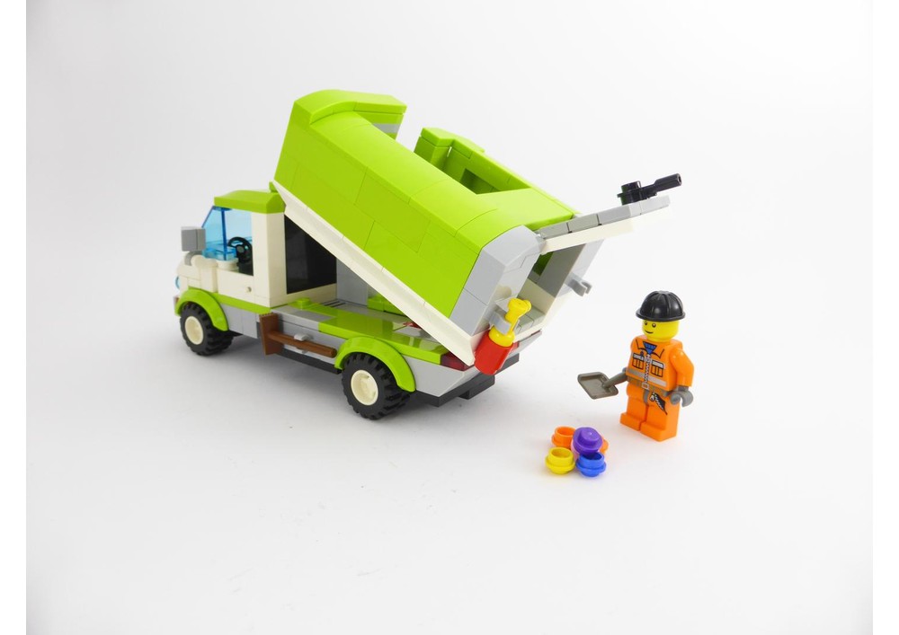 LEGO MOC Trash Truck by seejay | Rebrickable - Build with LEGO