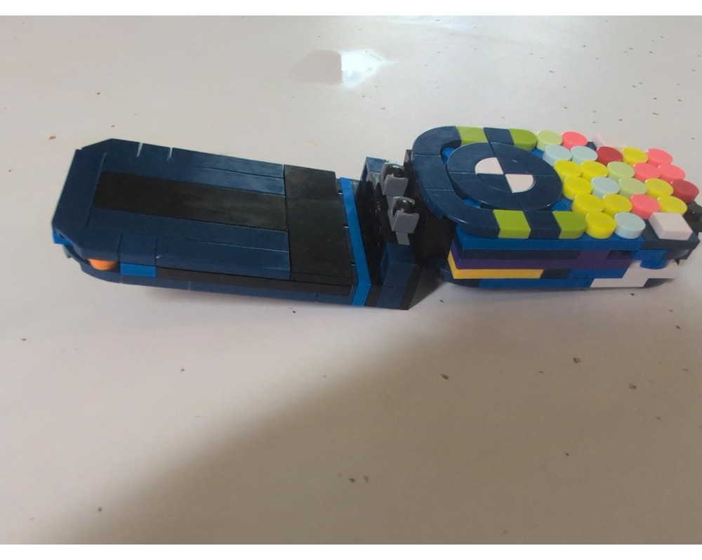 LEGO MOC-263179 flip phone (the phone that paved the way for iphones ...