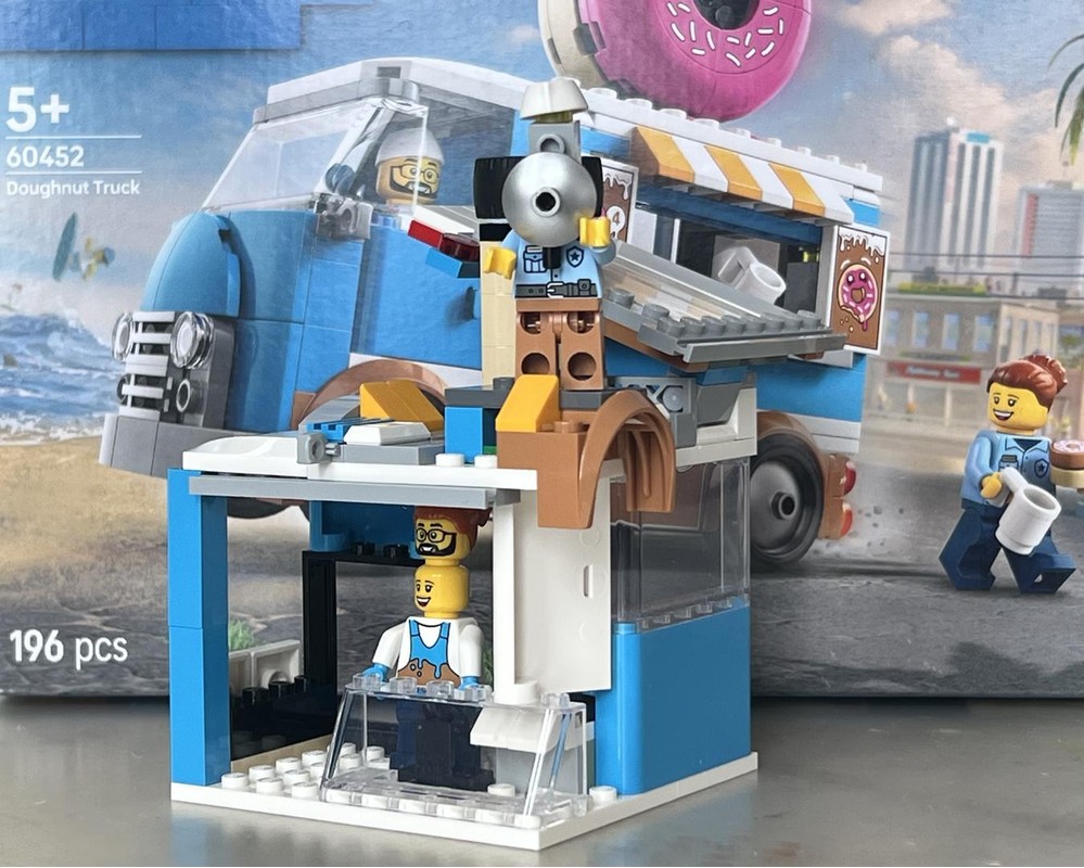 LEGO MOC-266780 Alien Invasion: Spaceship Dock & House Attack by ...