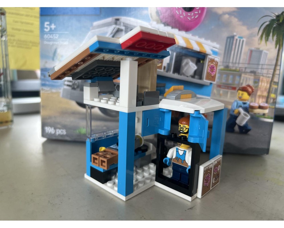 LEGO MOC-266780 Alien Invasion: Spaceship Dock & House Attack by ...