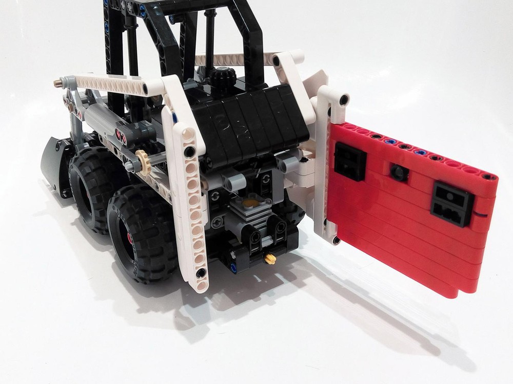 LEGO MOC Bobcat S130 Loader by Artemy Zotov | Rebrickable - Build with LEGO