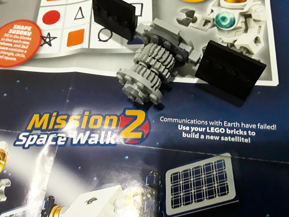 LEGO MOC Space Satellite by Noob Builds Lego | Rebrickable - Build with ...