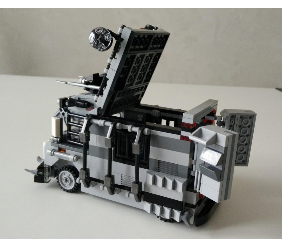 LEGO MOC Anti zombie van by Luhlyoh | Rebrickable - Build with LEGO