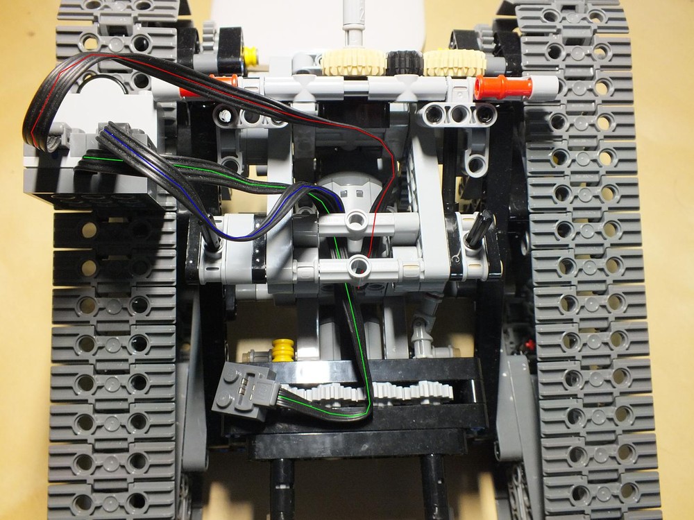 LEGO MOC Killdozer by Snospar | Rebrickable - Build with LEGO