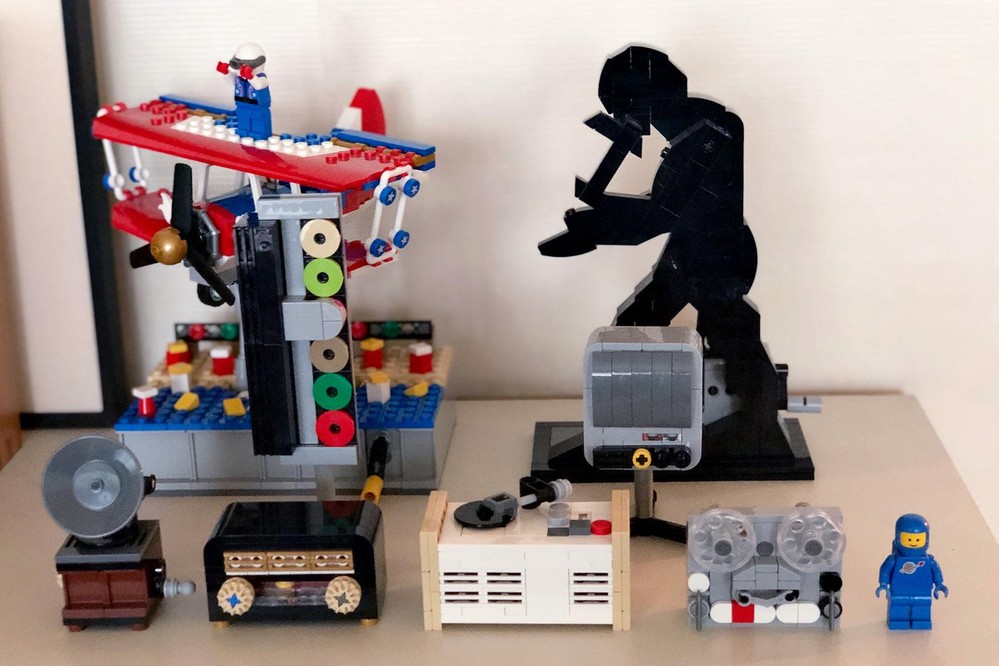LEGO MOC Vintage TV by timeremembered | Rebrickable - Build with LEGO