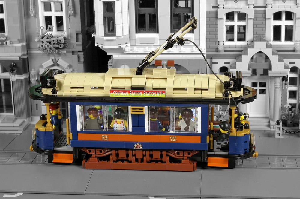 LEGO MOC Union 72 Amsterdam tram/streetcar by Berthil | Rebrickable ...