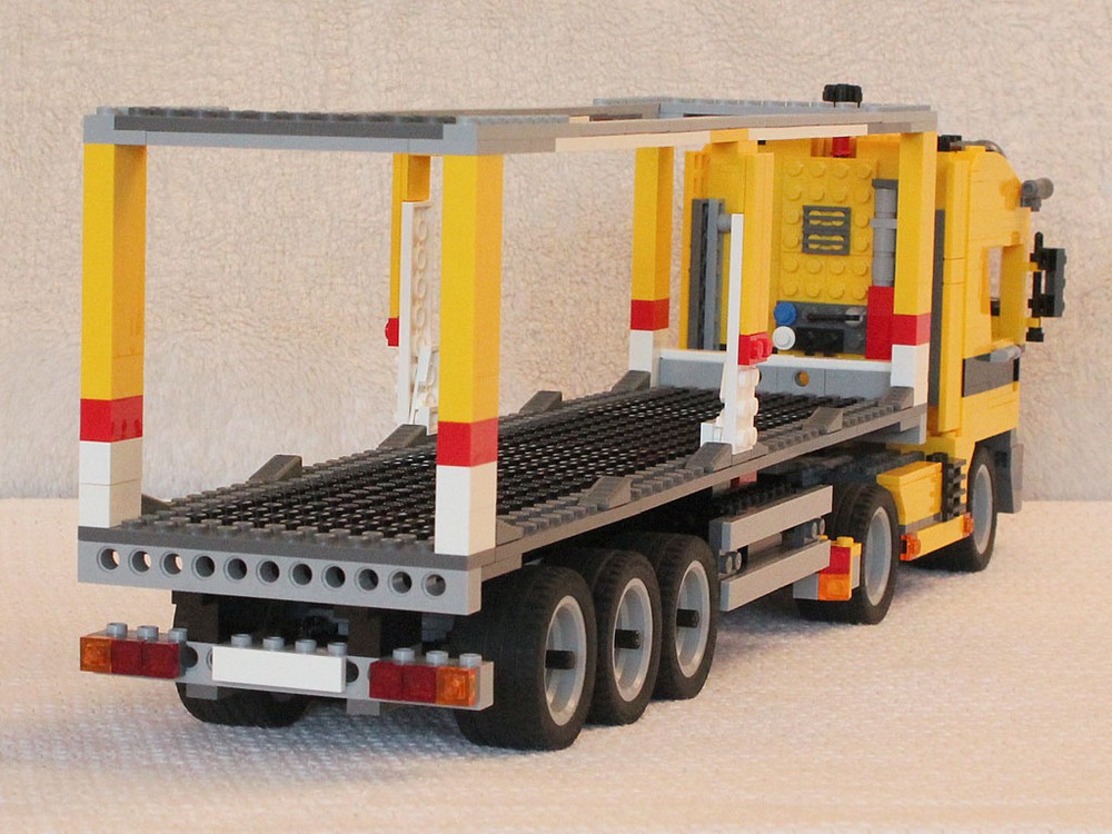 LEGO MOC Semi Truck with Trailer by fgee | Rebrickable - Build with LEGO