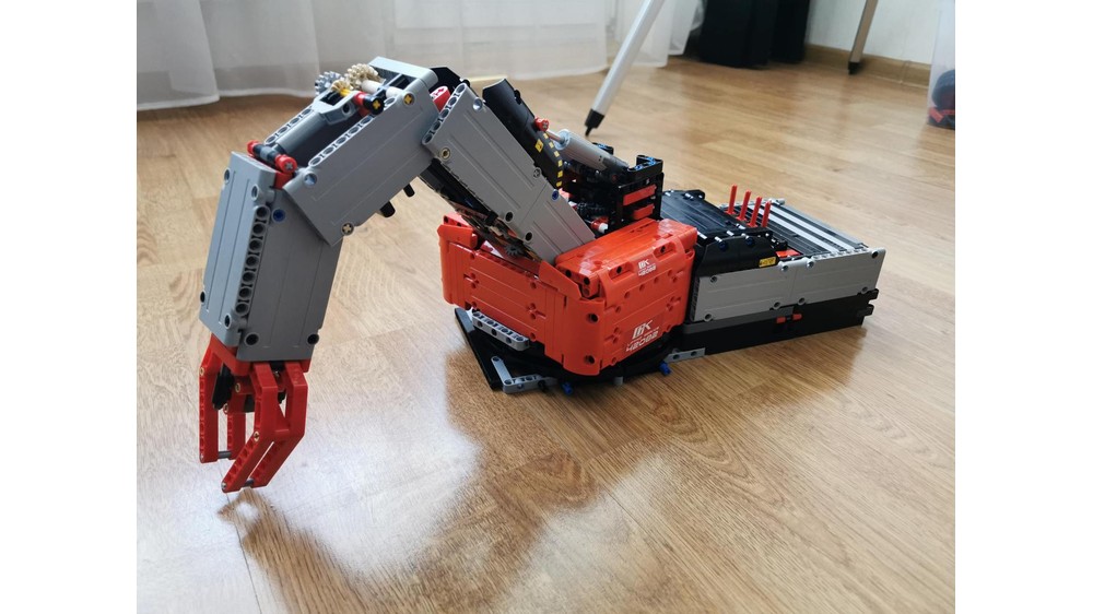 LEGO MOC Robot arm (alternate model 42082) by Kartmen | Rebrickable ...