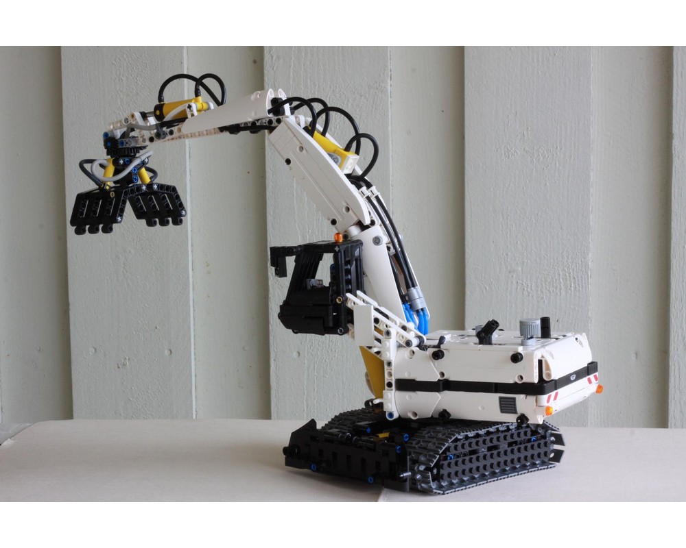 LEGO MOC Pneumatic excavator/ materials handler by D3K | Rebrickable ...