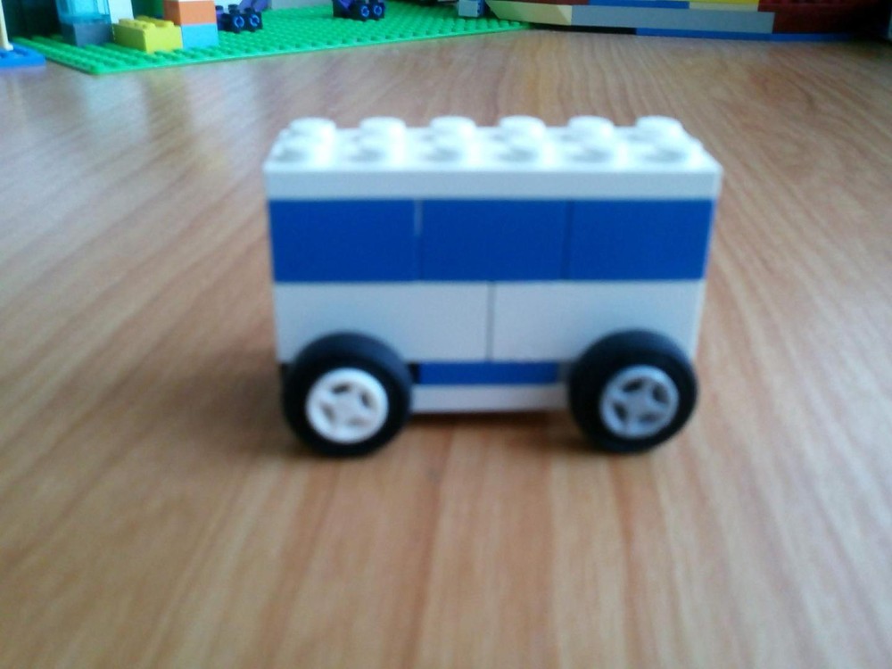 LEGO MOC nano bus by mic8per | Rebrickable - Build with LEGO