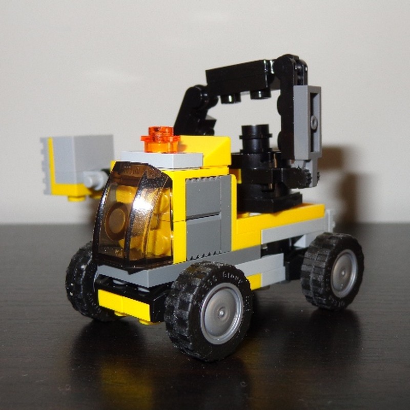 LEGO MOC 31014 Aerial bucket truck by Berth | Rebrickable - Build with LEGO
