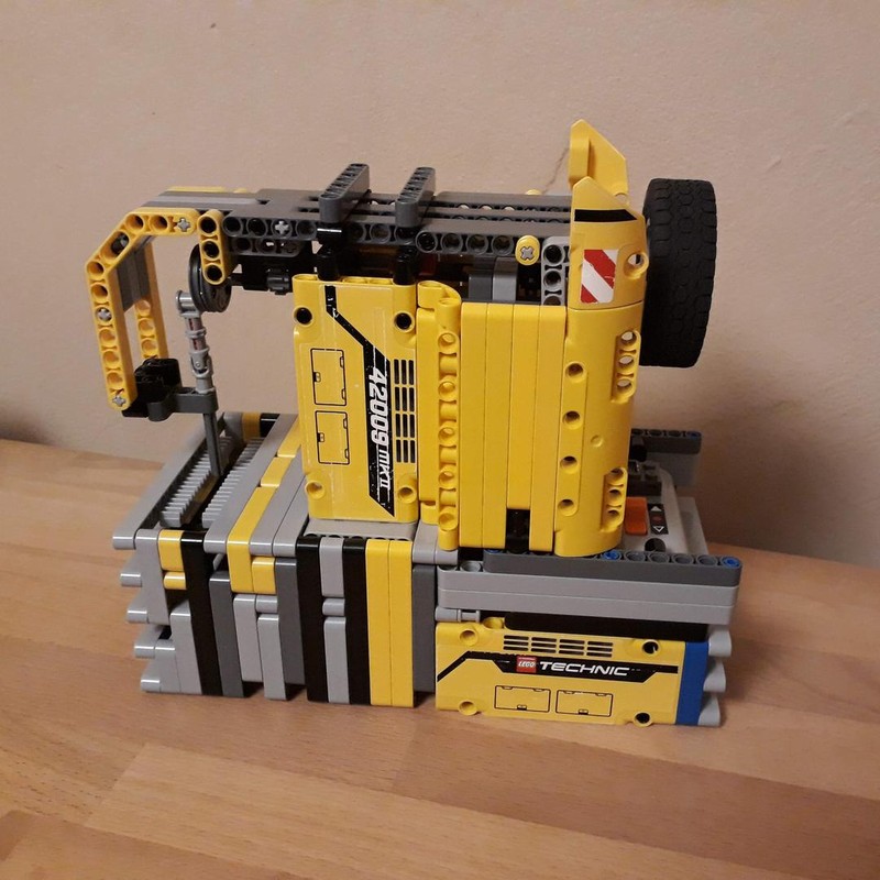 LEGO MOC Sewing Machine by nikopp | Rebrickable - Build with LEGO