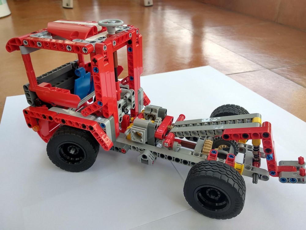 LEGO MOC Truck (42075 Alternate) by iiLego | Rebrickable - Build with LEGO