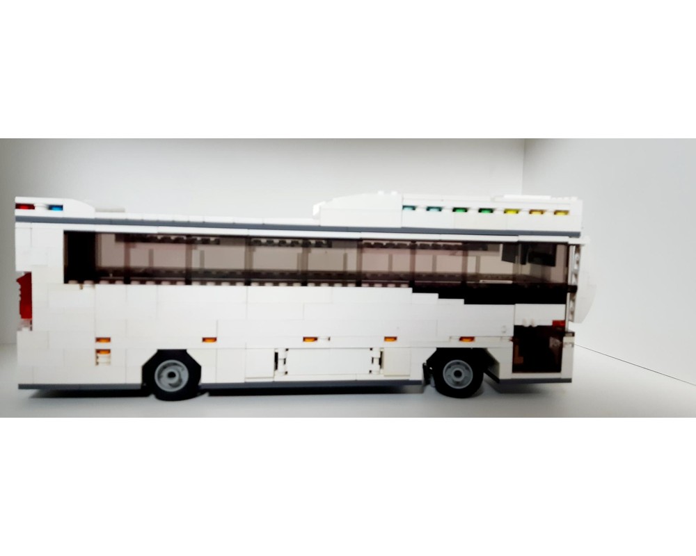 LEGO MOC City Tour Bus by studsandtubes | Rebrickable - Build with LEGO