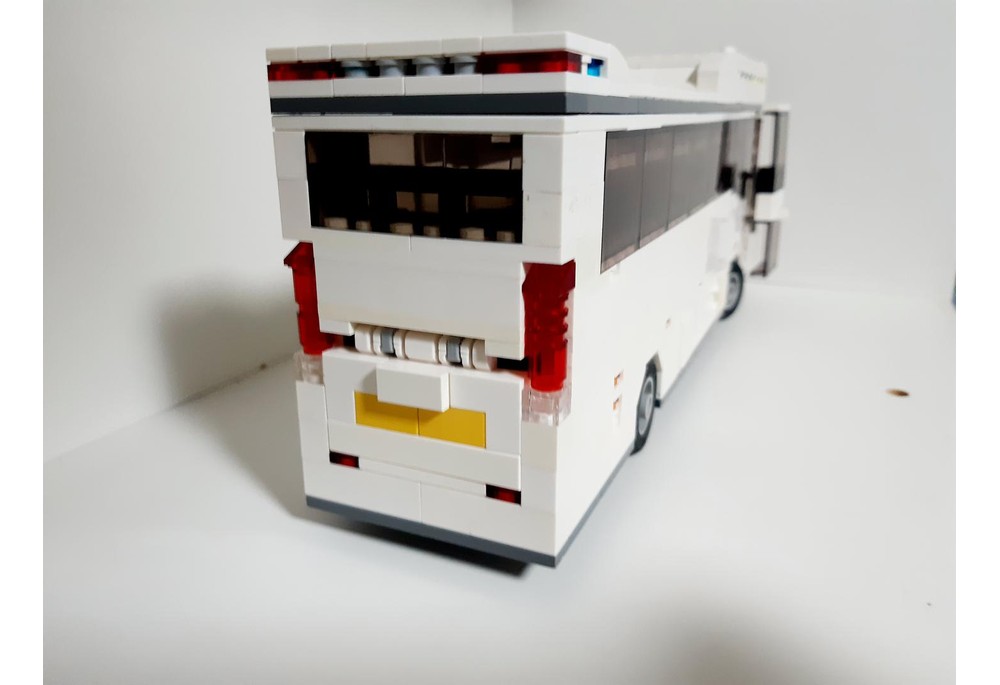 LEGO MOC City Tour Bus by studsandtubes | Rebrickable - Build with LEGO