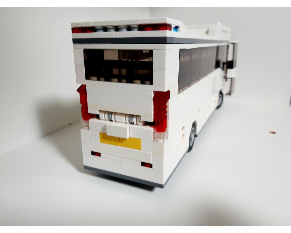 LEGO MOC City Tour Bus by studsandtubes | Rebrickable - Build with LEGO