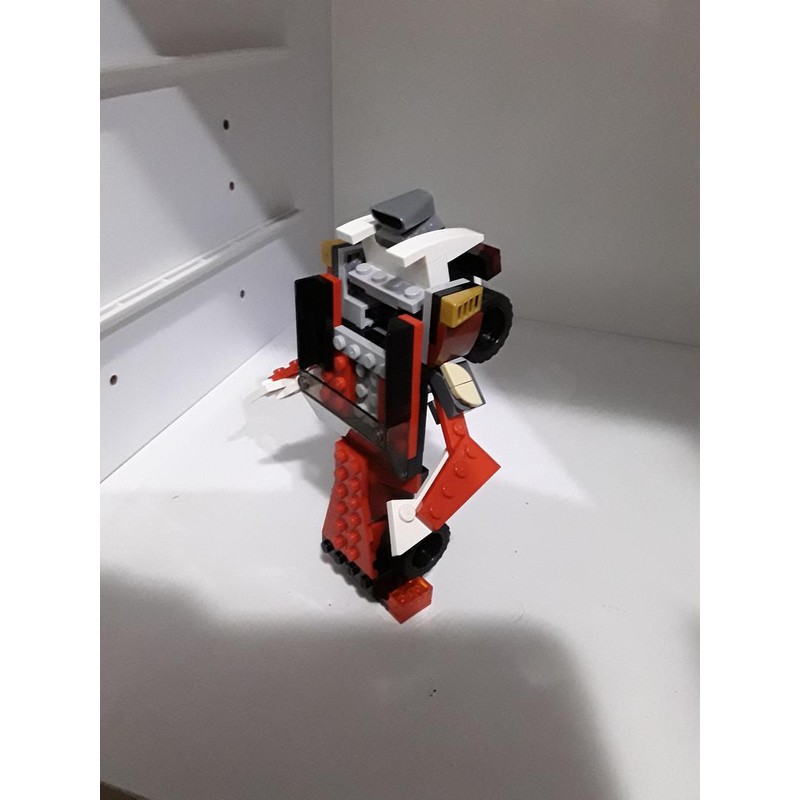 LEGO MOC 31100 - Transformer by LegoOri | Rebrickable - Build with LEGO