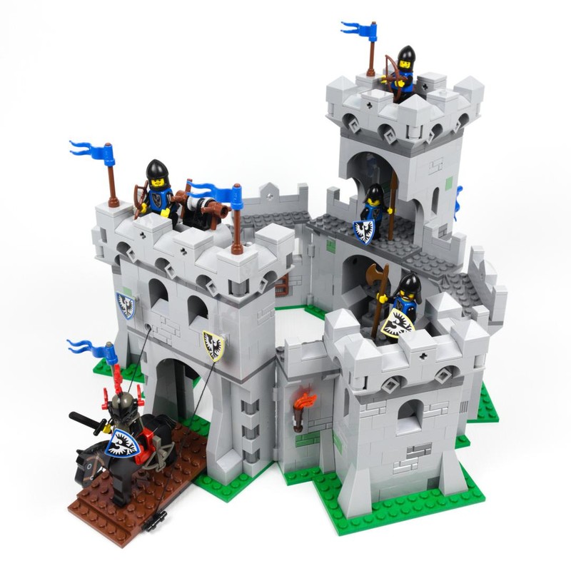 LEGO MOC The Modular Knight's Castle by klockizbroda | Rebrickable ...