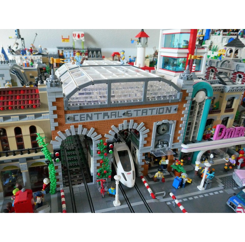 LEGO MOC Modular Train Station by steinekonig | Rebrickable - Build ...