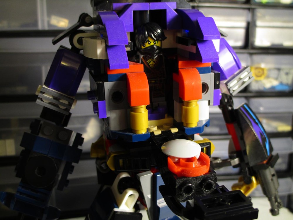 LEGO MOC Samurai X Mech Alt Build by beezysmeezy | Rebrickable - Build ...