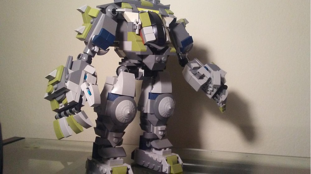 LEGO MOC Oni Titan Mech by beezysmeezy | Rebrickable - Build with LEGO