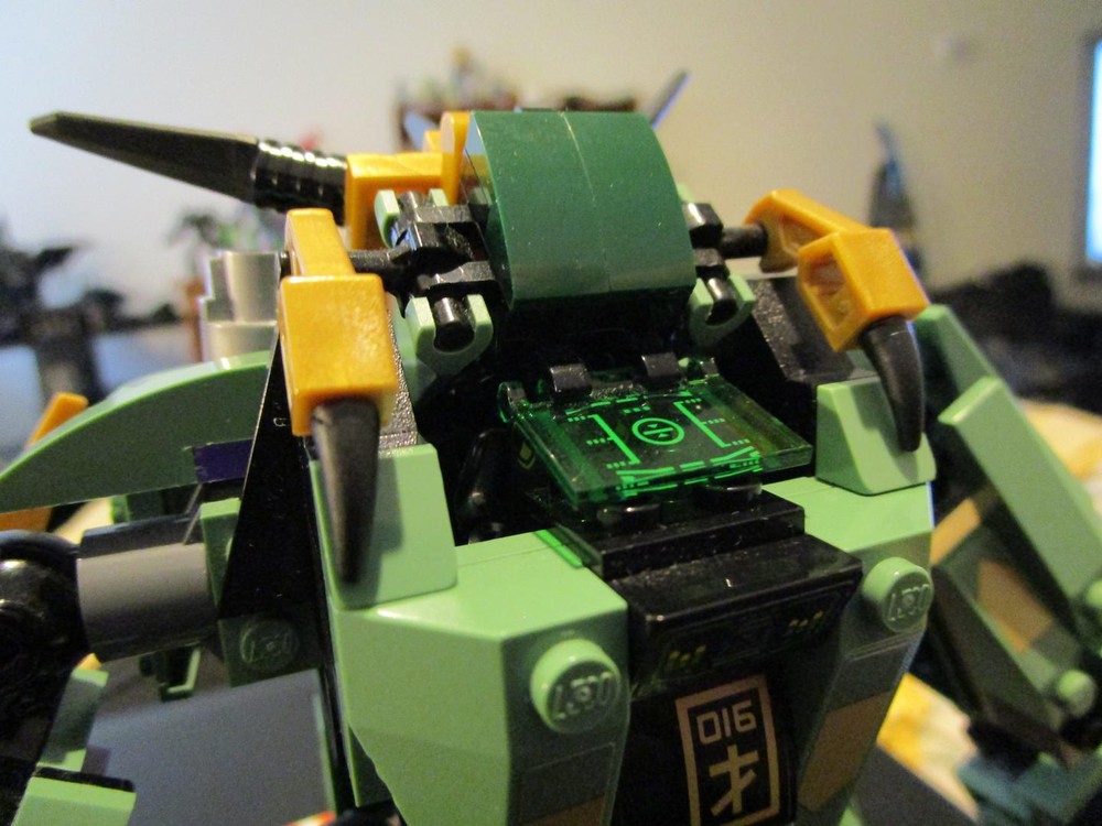 LEGO MOC Green Dragon Mech Alt Build by beezysmeezy | Rebrickable ...