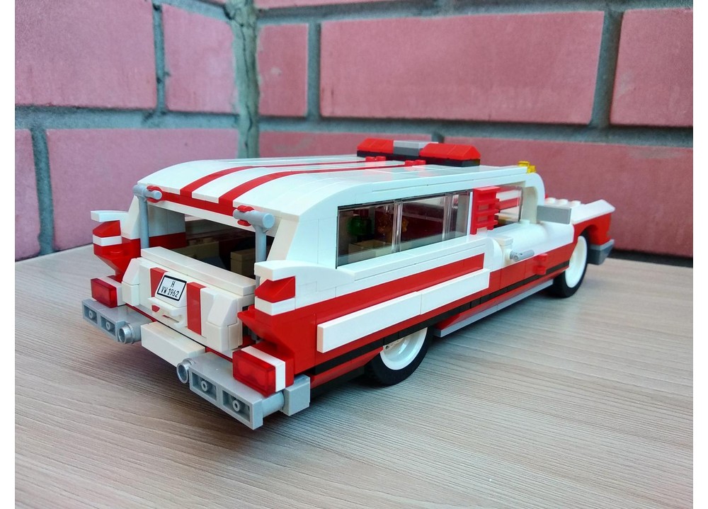 LEGO MOC 10220 VooDoo Ambulance by Kirvet | Rebrickable - Build with LEGO