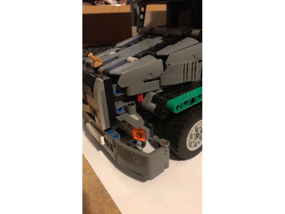 LEGO MOC Mack Granite 8 wheeler Hiab by Smudge | Rebrickable - Build ...