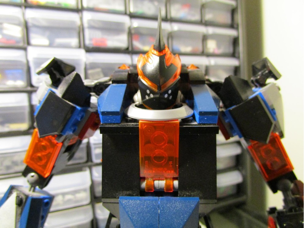 LEGO MOC Black Knight Mech Alt Build by beezysmeezy | Rebrickable ...