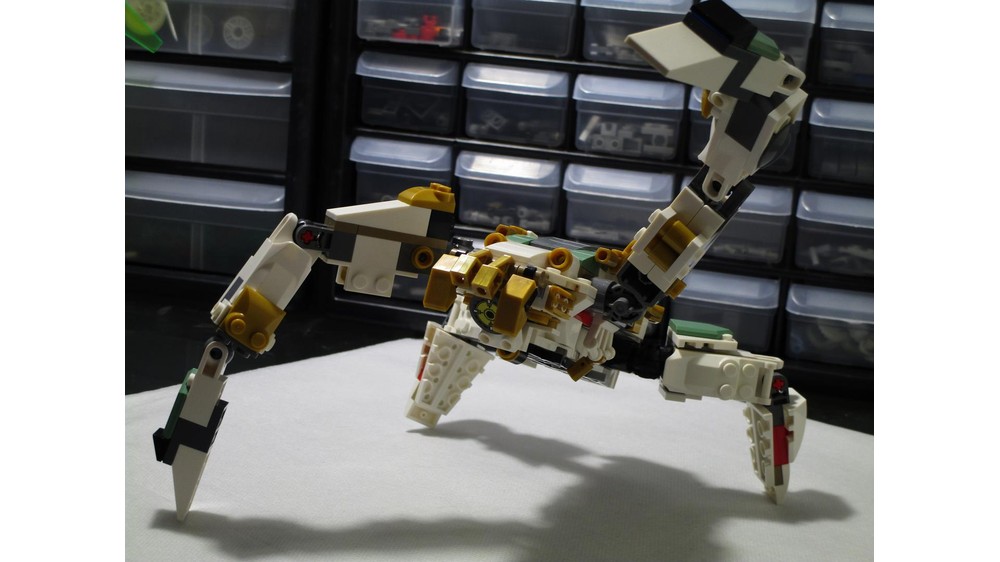 LEGO MOC Golden Titan Headcrab by beezysmeezy | Rebrickable - Build ...
