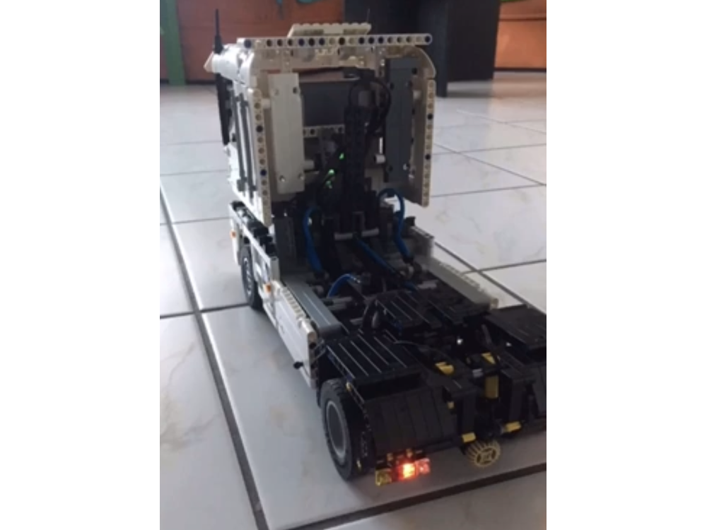LEGO MOC RENAULT MAGNUM by Target86 | Rebrickable - Build with LEGO