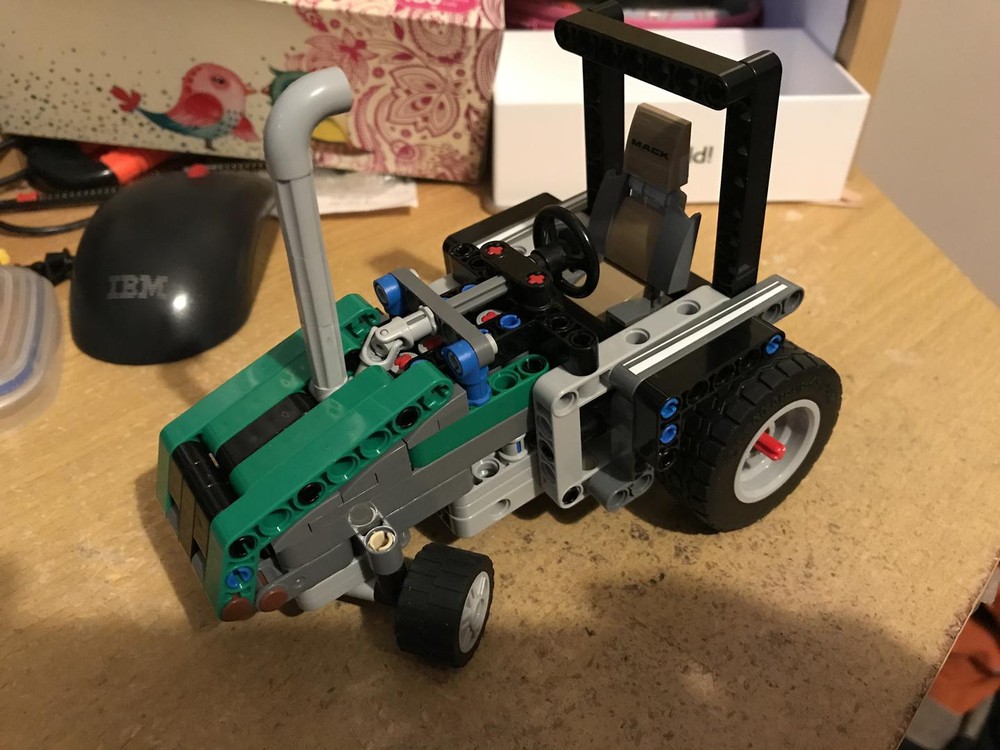 LEGO MOC Tractor by Smudge | Rebrickable - Build with LEGO
