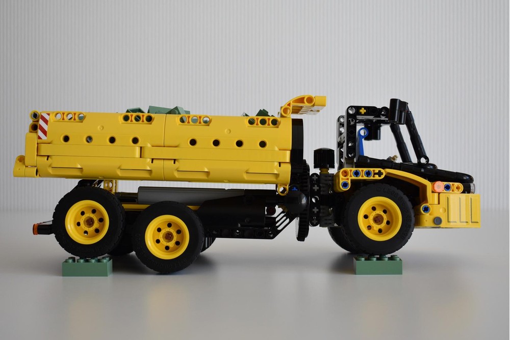 LEGO MOC 42108 alternate - Articulated Hauler by tgbdz | Rebrickable ...