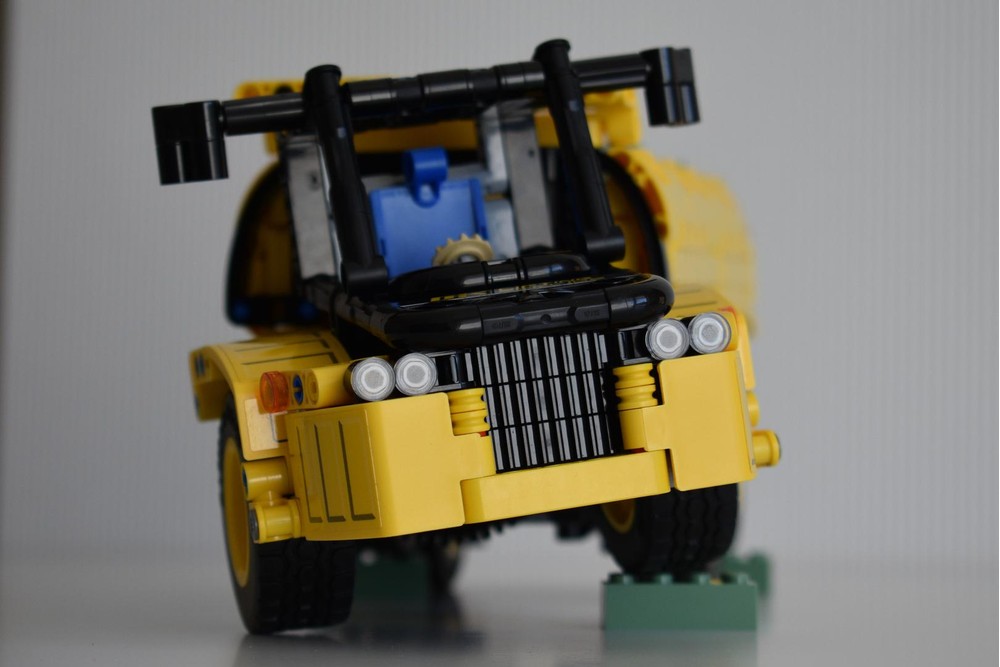 LEGO MOC 42108 alternate - Articulated Hauler by tgbdz | Rebrickable ...