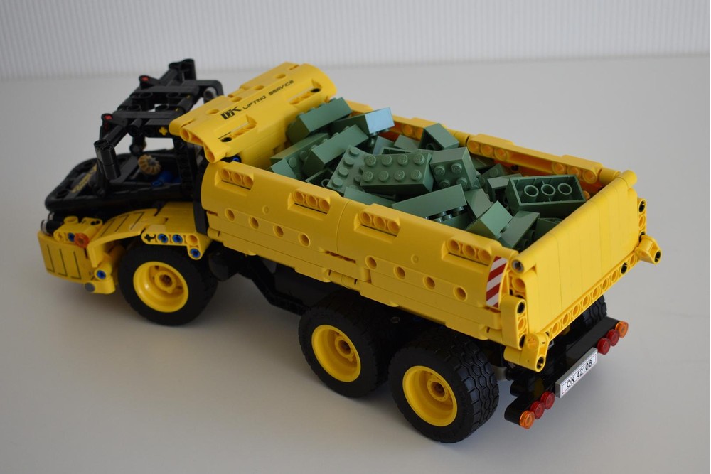 LEGO MOC 42108 alternate - Articulated Hauler by tgbdz | Rebrickable ...