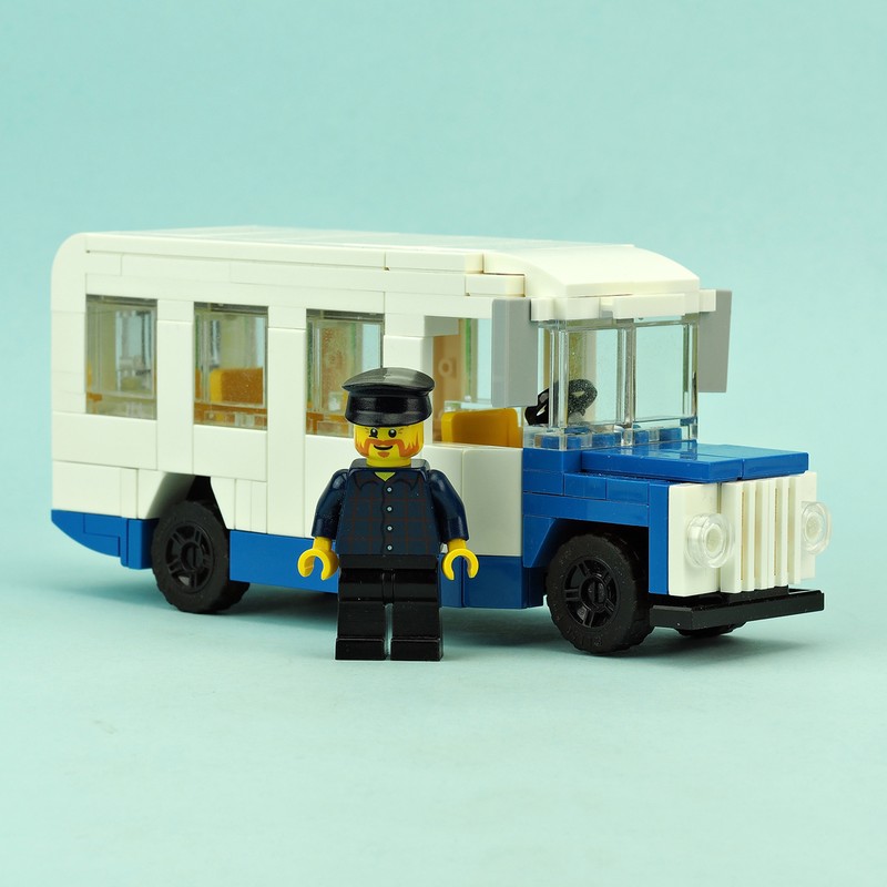 LEGO MOC Old Bus (KAvZ-685/3270) by De_Marco | Rebrickable - Build with ...