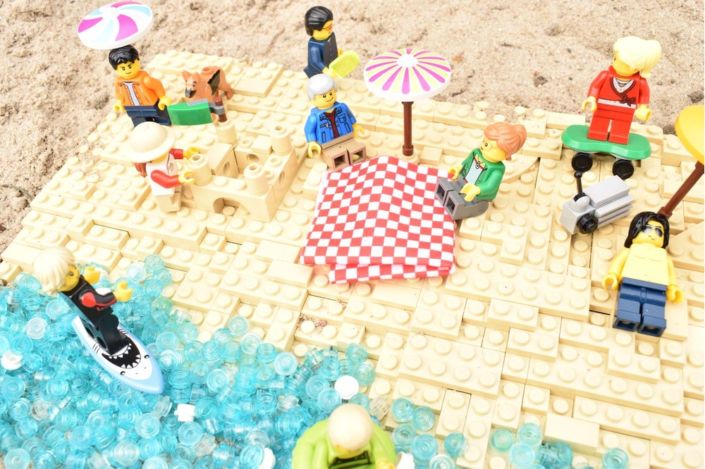 LEGO MOC The beach by Neon5 | Rebrickable - Build with LEGO